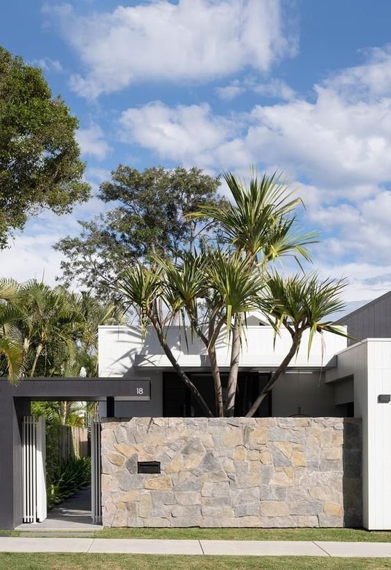 5 Modelos de Muros Modernos para Inspirar sua Casa - Módulo21